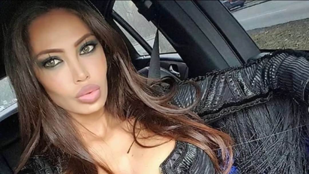 Soraja šeta Zagrebom s trbuhom do zuba | Scena