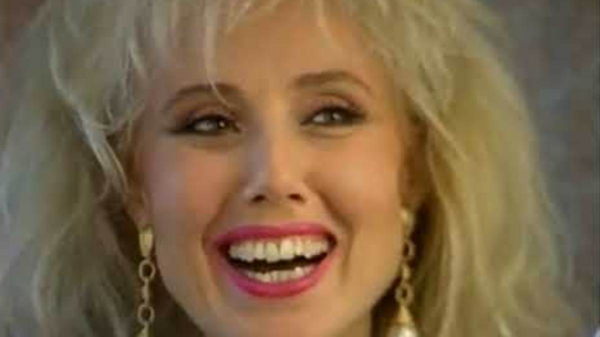 Lepa Brena je izbjegla avionsku nesreću | Scena