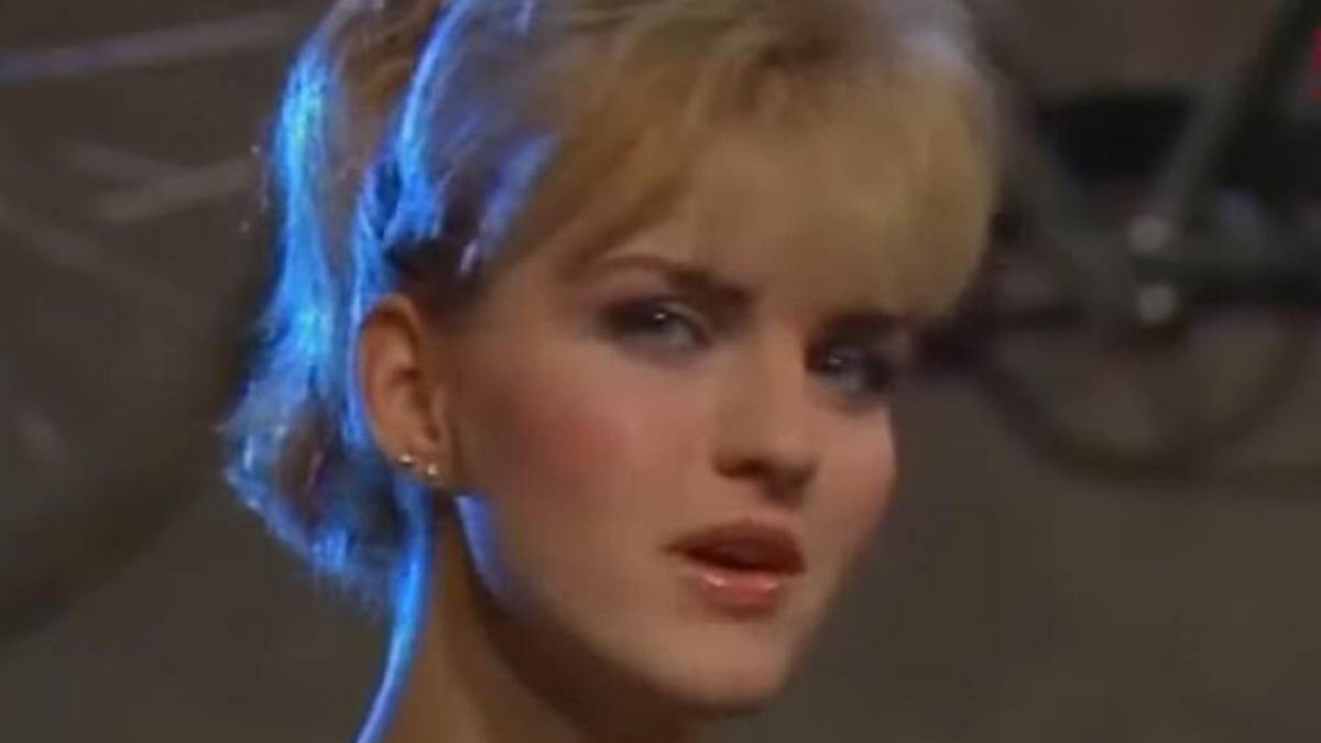 Ljubavna priča Sanje Doležal i Dražena Petrović | Scena