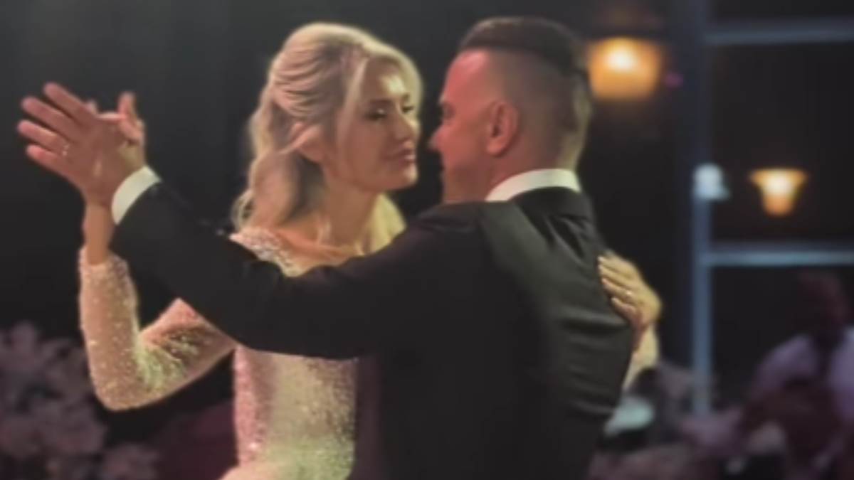 Ivan Zak zapjevao supruzi na svadbi | Scena